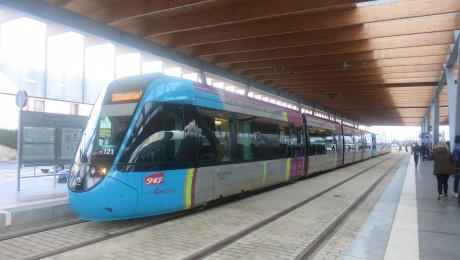 Alstom Citadis Dualis tram-train : Rail for the Valley